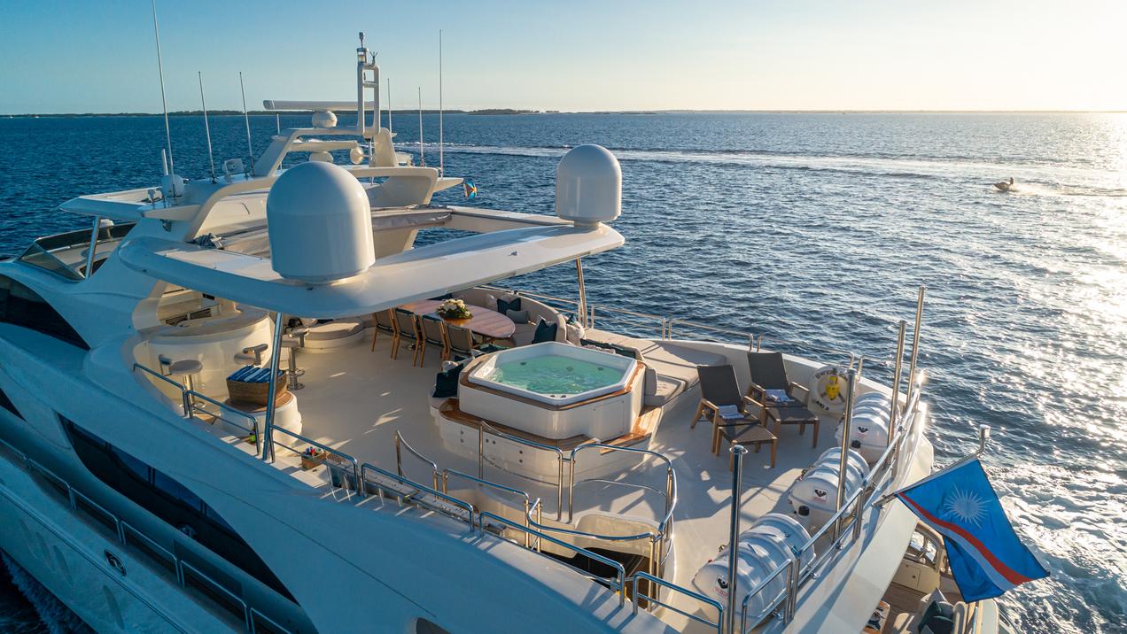 SWEET EMOCEAN Yacht Charter Details, Azimut | CHARTERWORLD Luxury Superyachts